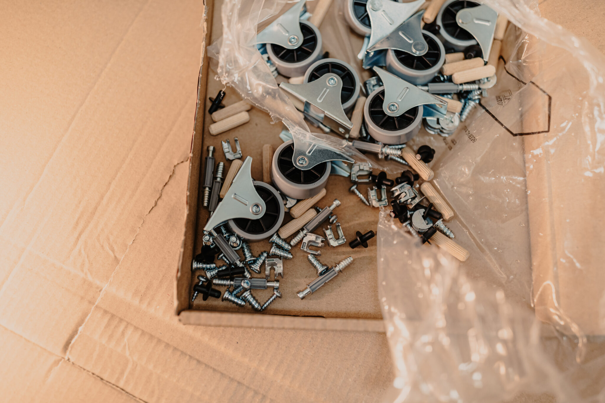 Cómo Poner Ruedas a un Mueble: Guía completa